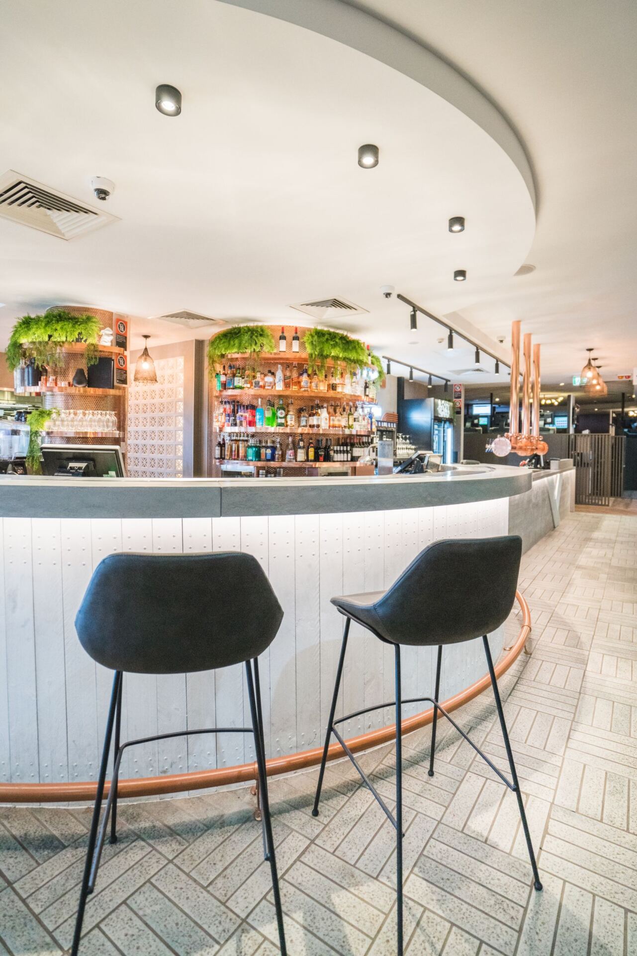 Dining and Bars - Sporties